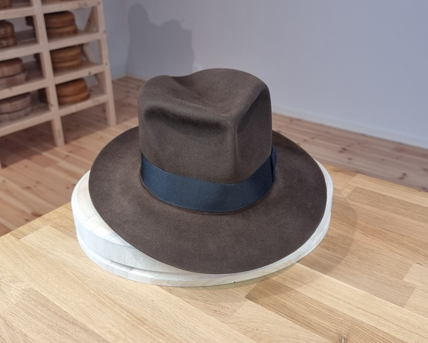 LEIFUR Lucky FEDORA | 100X BEAVER | SABLE BROWN | US 7 1/2, EU 60 - Hufvud
